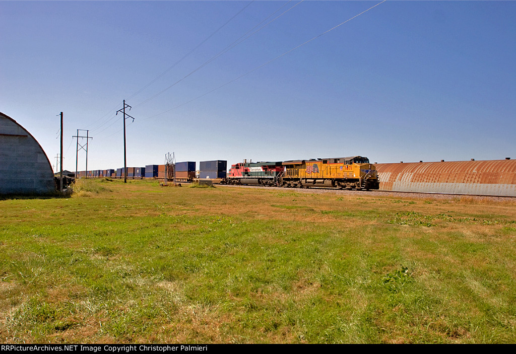 UP 7871 and FXE 4632